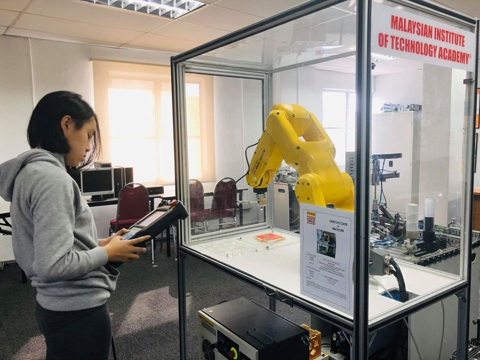 Massive Open Online Courses - Design and Technology (ROBOTICS) - 901 & 1001